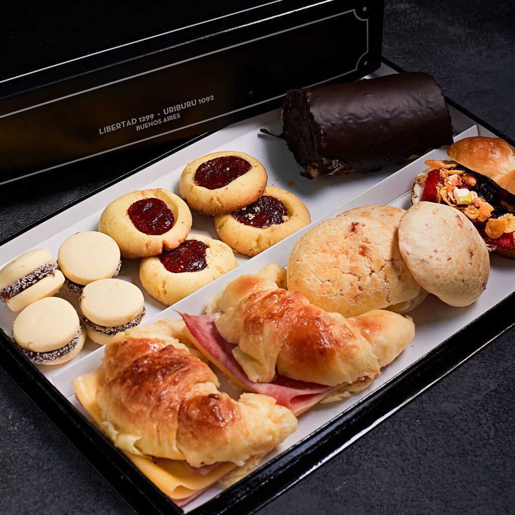 DESAYUNOS - La Exposicion